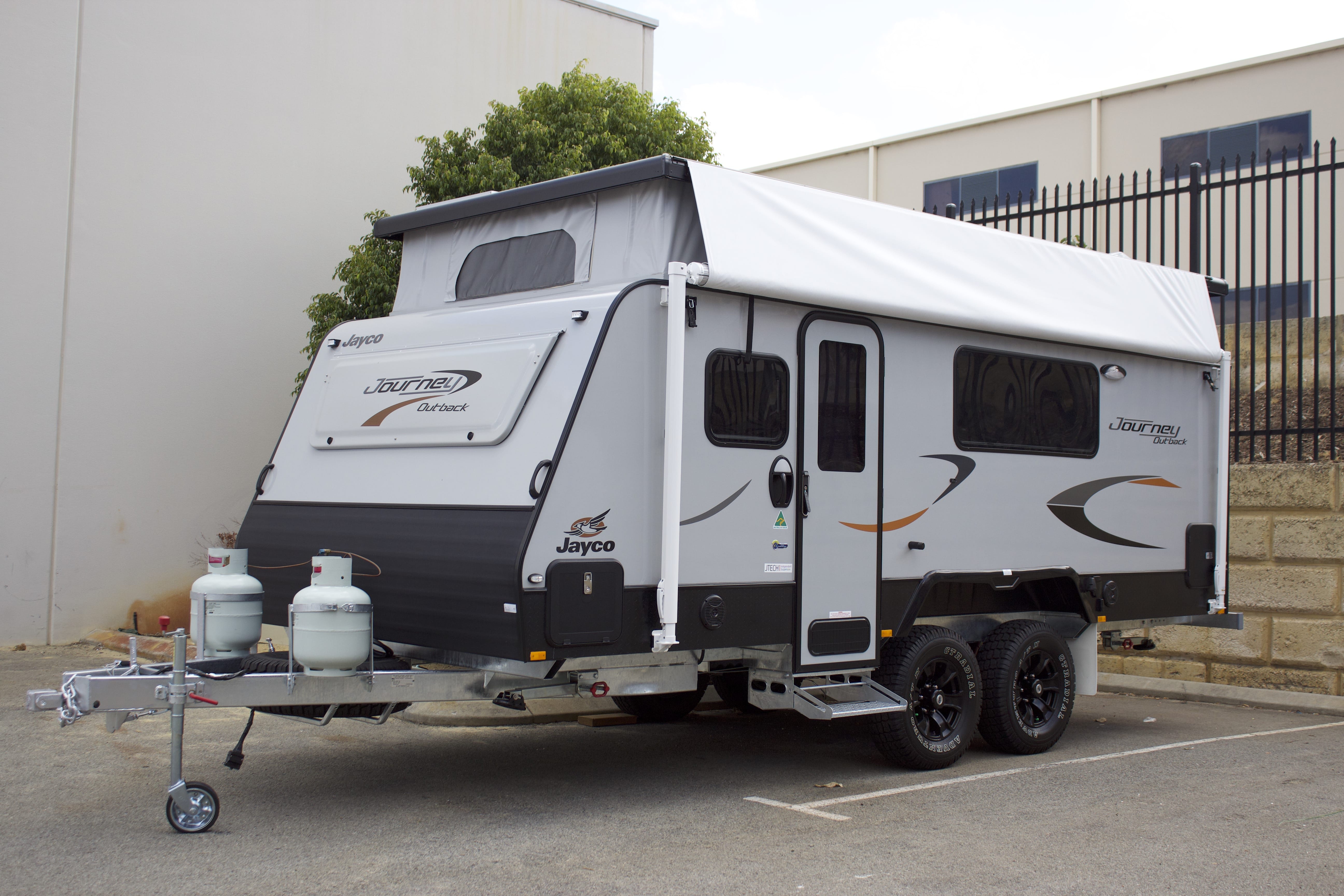 4WD camper Darwin - 4x4 camper with shower and toilet | 4WD Camper Hire ...
